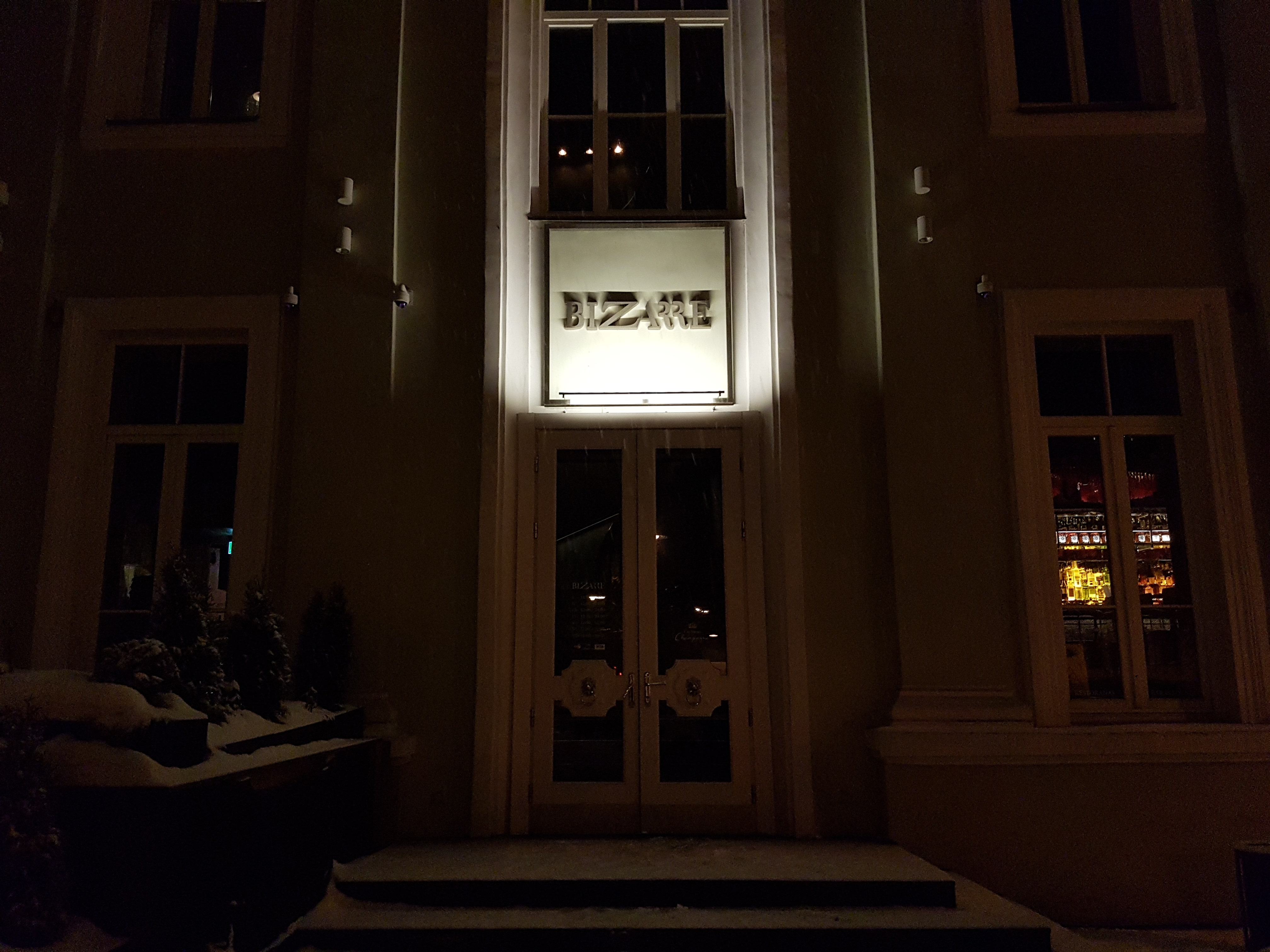 Bizarre Restaurant & Bar | MENIU